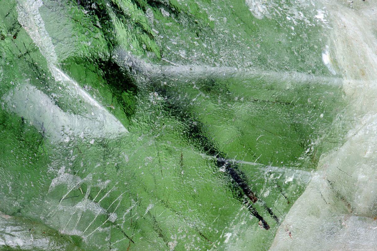 A Guide to Peridot: Meaning, Properties and Everyday Uses – HAWKHOUSE