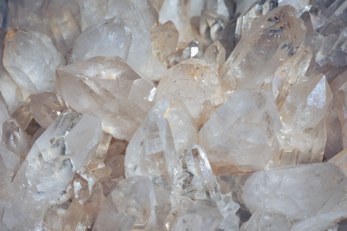 A Guide to Quartz: Meaning, Properties and Everyday Uses – HAWKHOUSE